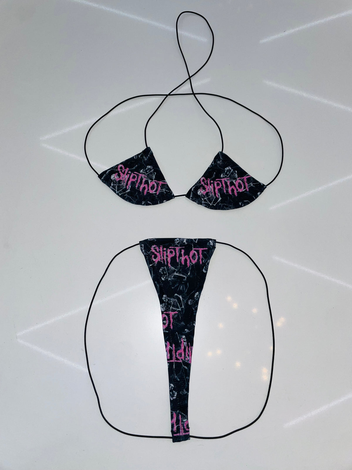 Slipthot string microkini